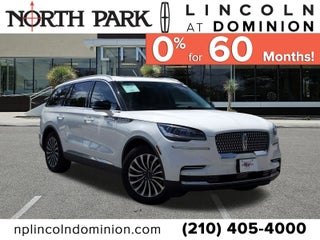 Lincoln Courtesy Transportation Vehicles